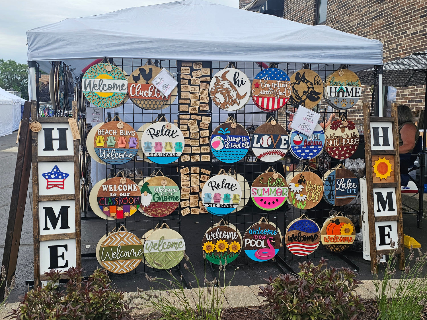 Round Wooden Door Signs – LB Personalized Design